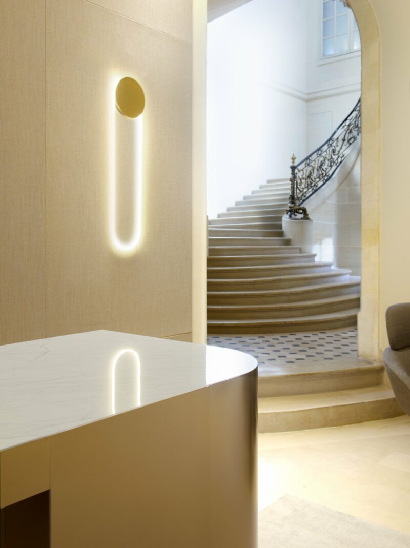 Ra Wall Long - Lighting designers and manufacturers in Canada